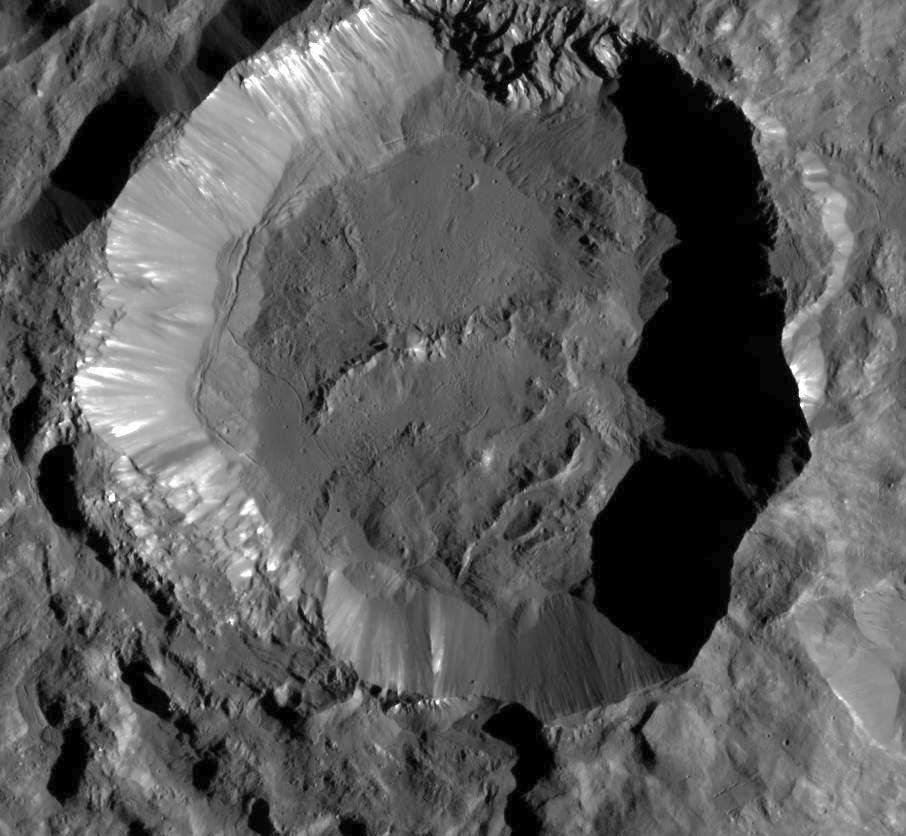 Dawn sheds more light on Ceres’ bright spots – Cosmic Log