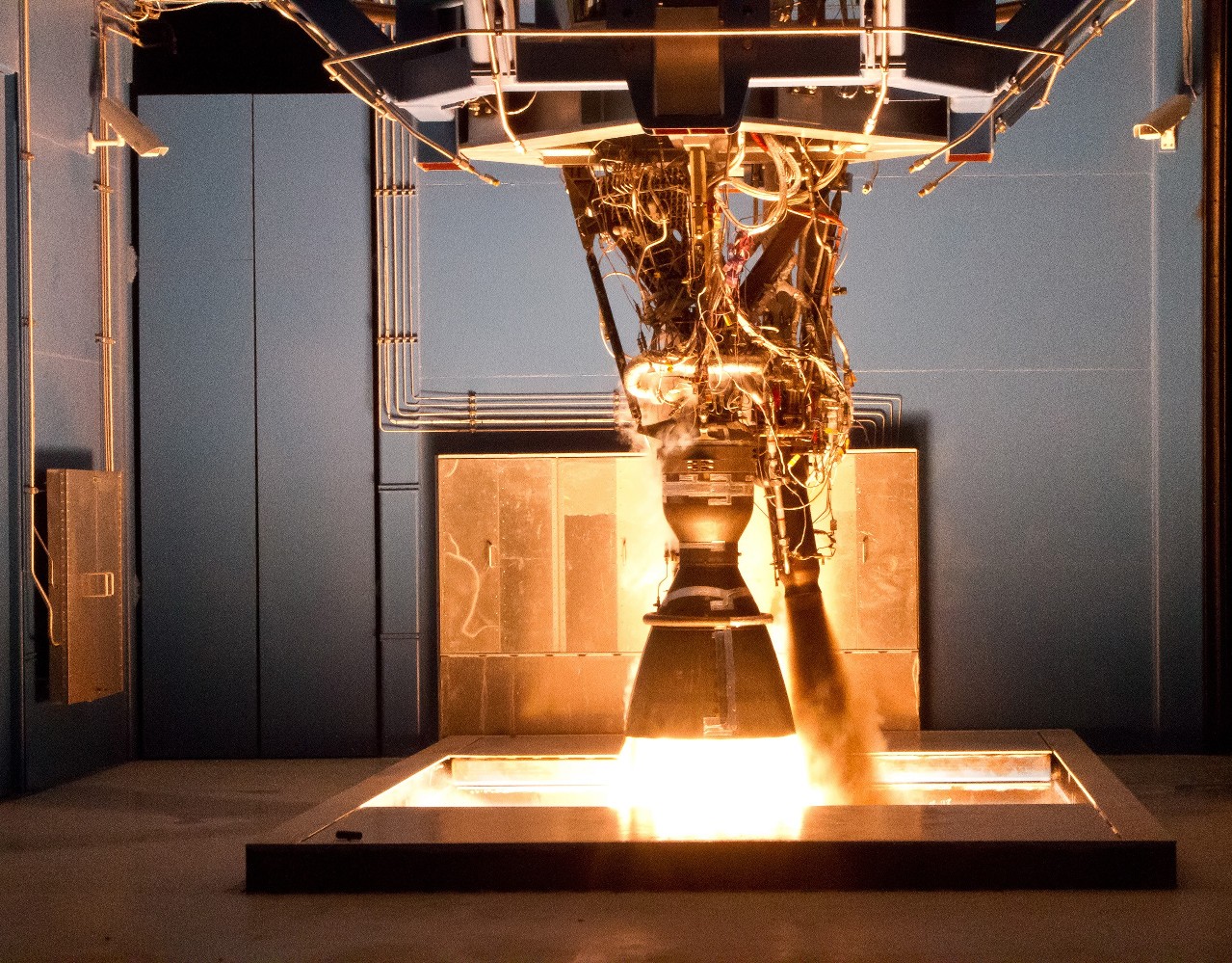Next-gen SpaceX rocket engine goes up in flames – Cosmic Log
