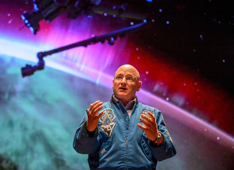 Get a double dose of ‘Year in Space’ lore – Cosmic Log