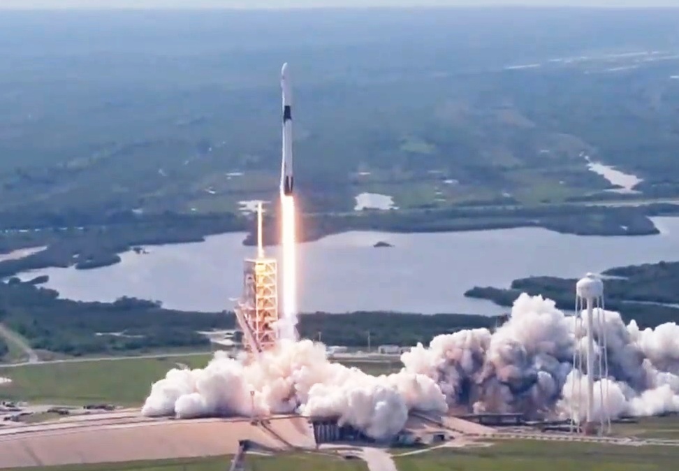 SpaceX’s upgraded Falcon 9 makes its debut – Cosmic Log