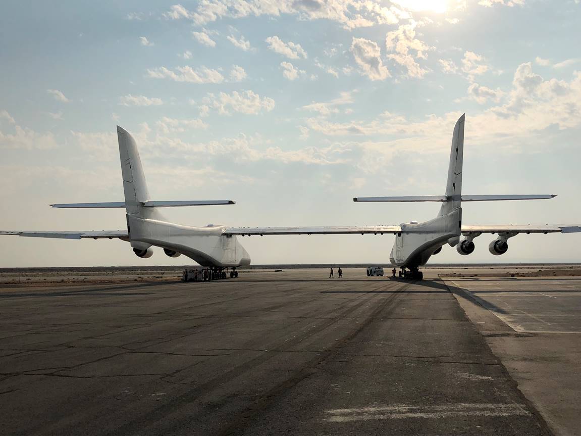 Stratolaunch rolls out monster airplane for tests – Cosmic Log