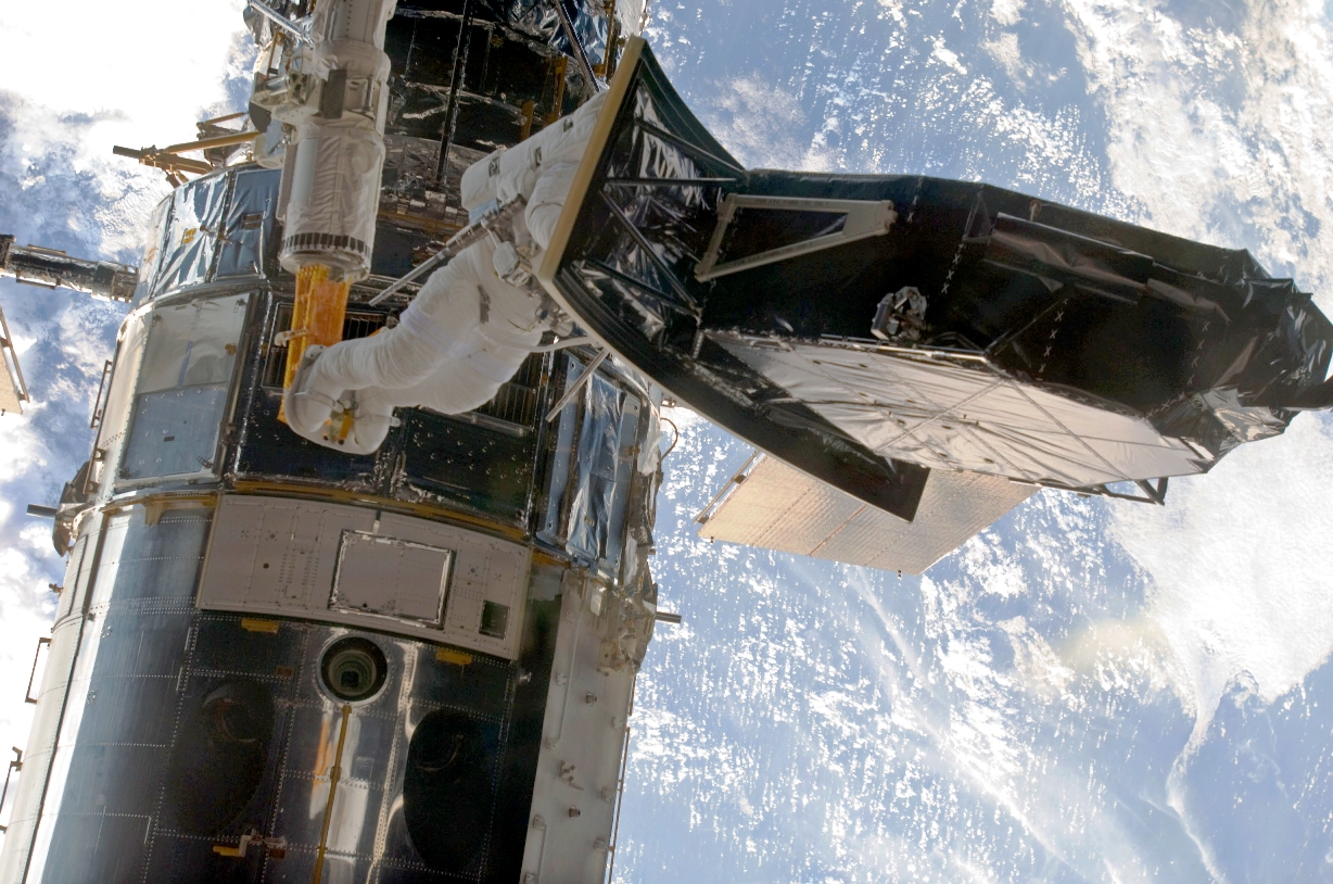 Hubble team works to revive camera amid shutdown – Cosmic Log